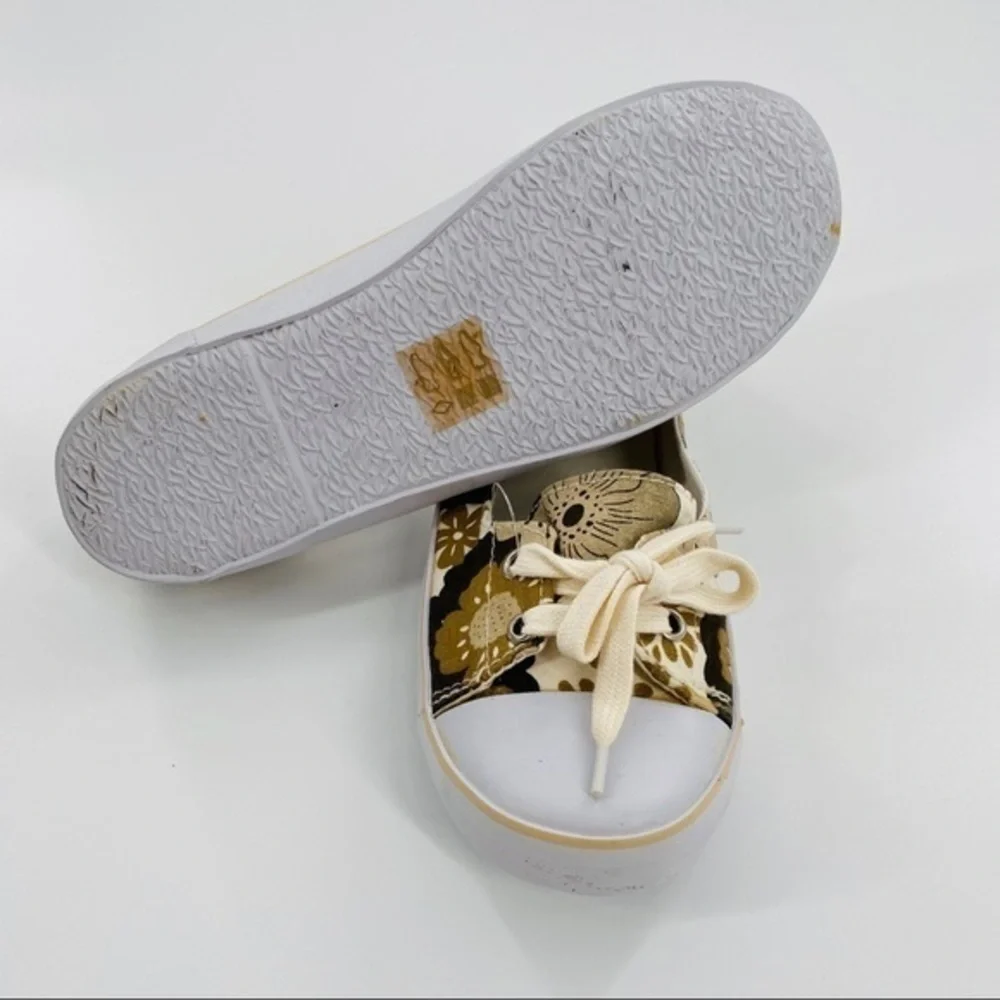 Private Label | Shoes | Canvas Floral Print Tie Up Sneakers | Poshmark